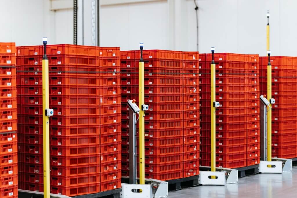 Cleaning & handling 4000 crates per hour at Huuskes - Viscon Group